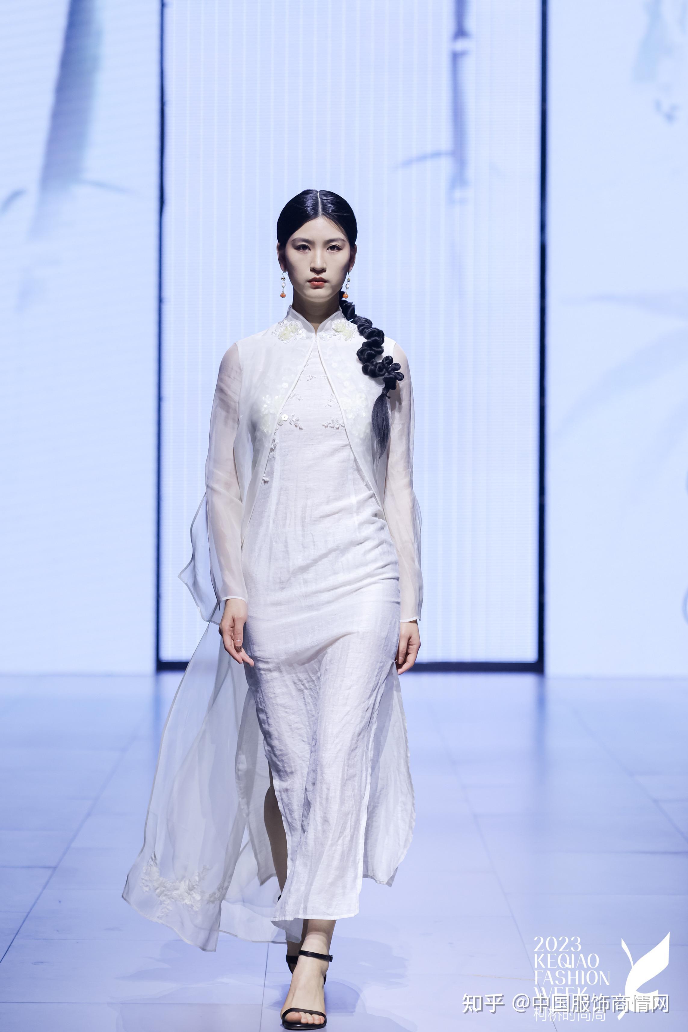 SUNYAO孙瑶2023SS【绿卿】主题服装新品发布会举办 - 知乎