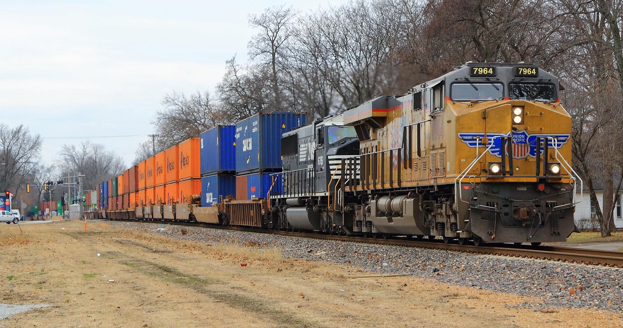 【科普】荣获特别车号及特别涂装的美国联合太平洋铁路C45ACCTE型和C45AH型内燃机车 - 知乎