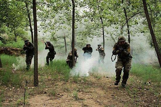 现流行的真人CS射击装备，激光、彩弹、水弹…分类及应用 - 知乎