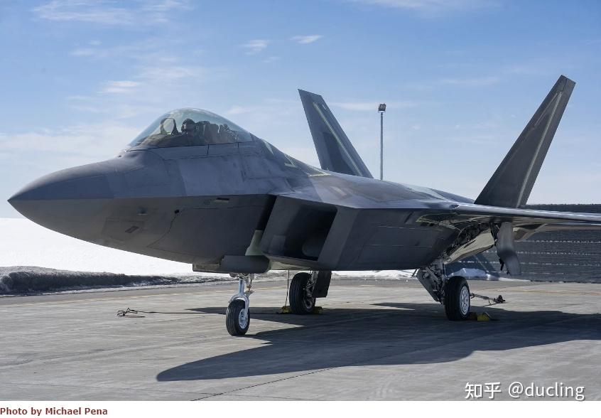 受损的F-22重返现役 - 知乎