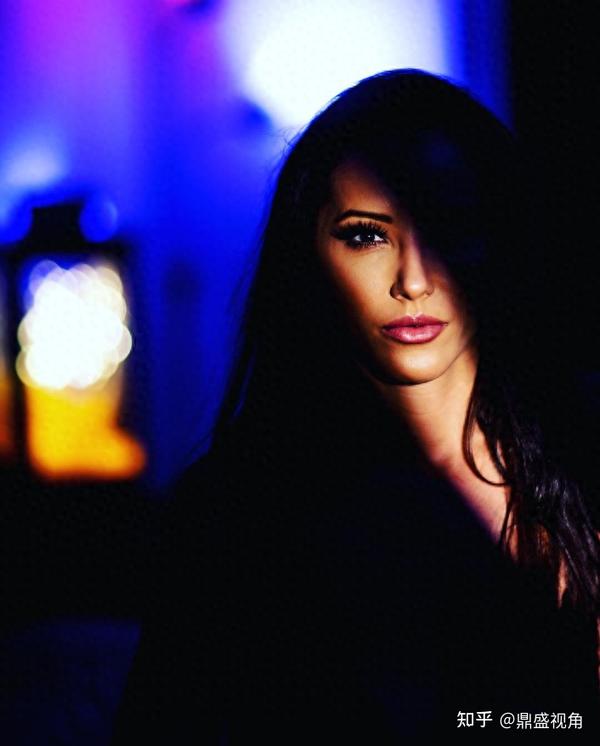 用照片和影片，迷住了全世界的，双馨女演员黑暗天使(Angel Dark) - 知乎