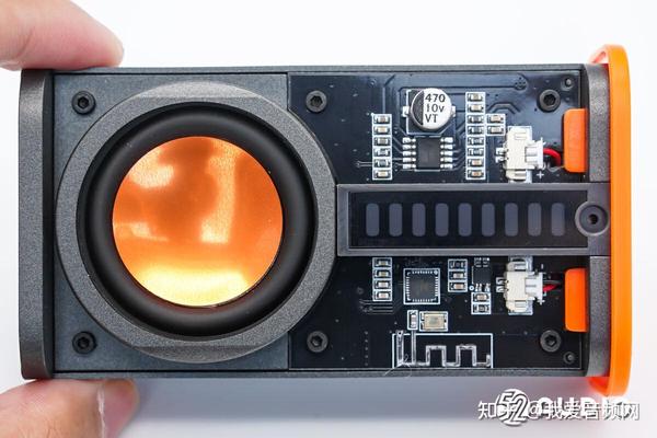 BYZ KO7透明机甲蓝牙音箱拆解，独特透明外壳设计，音乐律动灯效 - 知乎