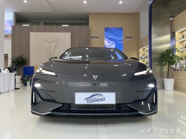 颜值与实力兼备，全新深蓝SL03到店实拍，预算20万内值得买 - 知乎