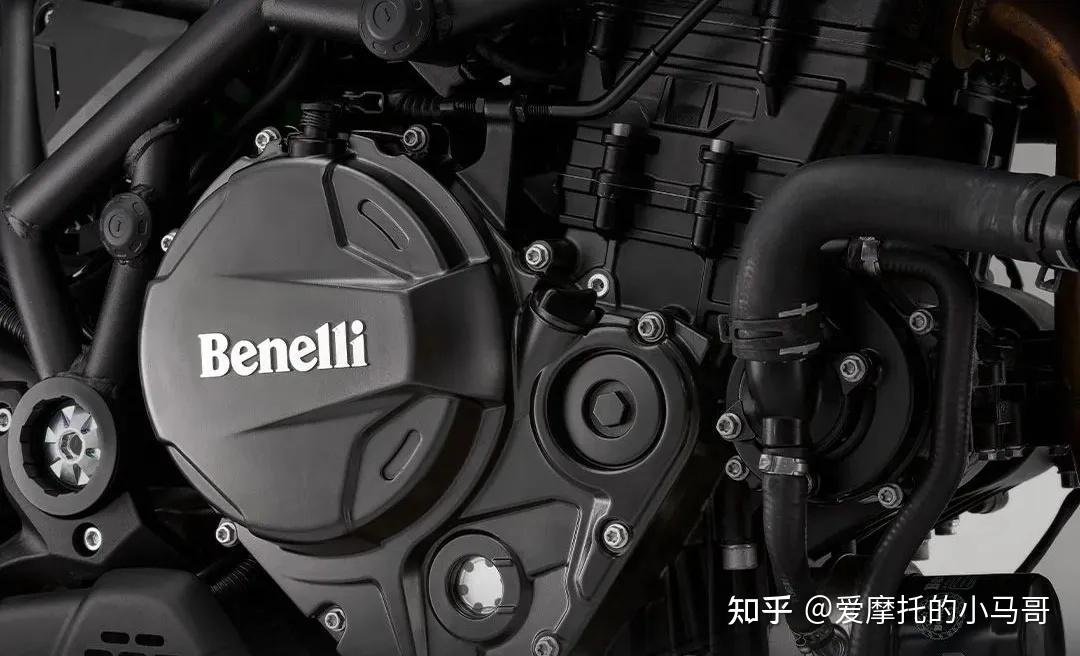 39800元，Benelli 902s 涅槃重生归来，重塑街车传奇！ - 知乎