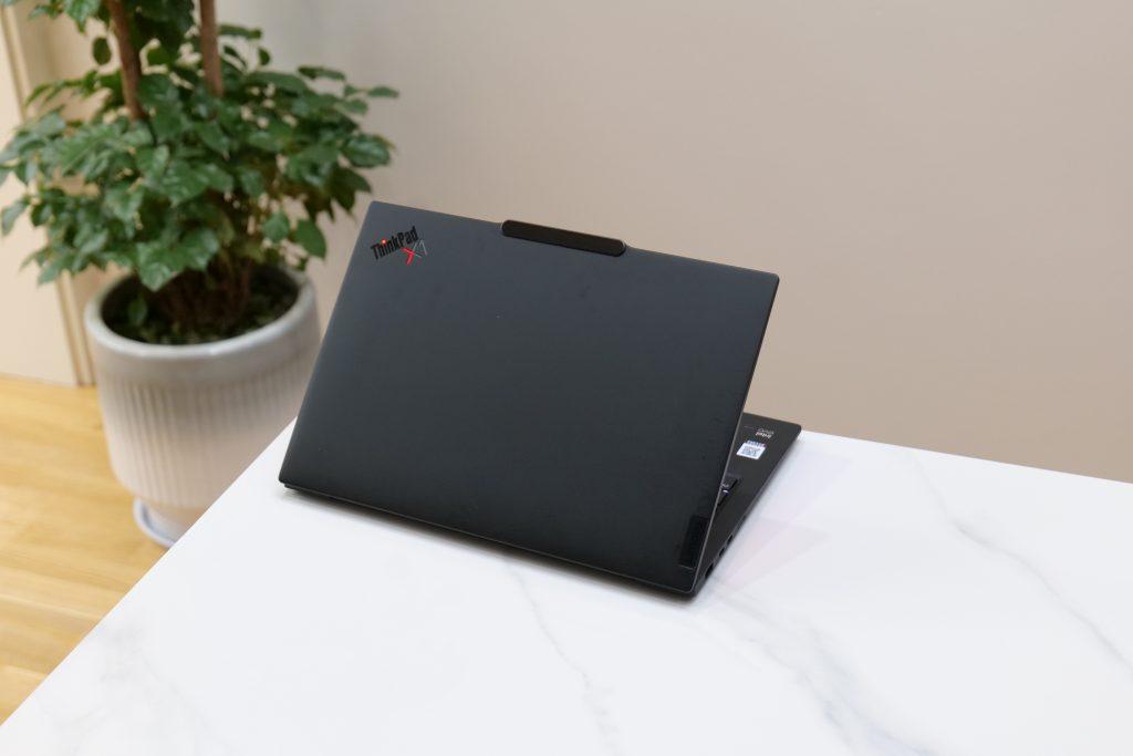 ThinkPad X1 Carbon AI 2024：焕然一新，全面升级！