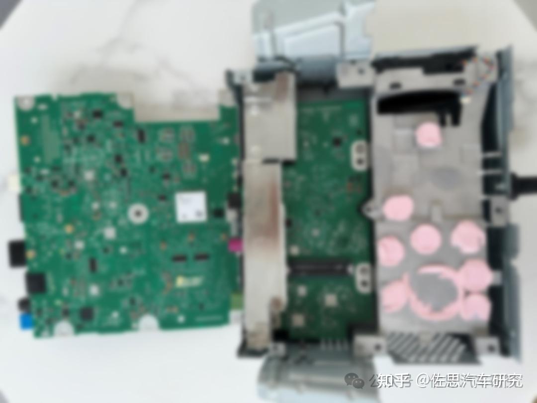 #高通8295 座舱域控#实机拆解 #DHU @佐思汽研 - 知乎