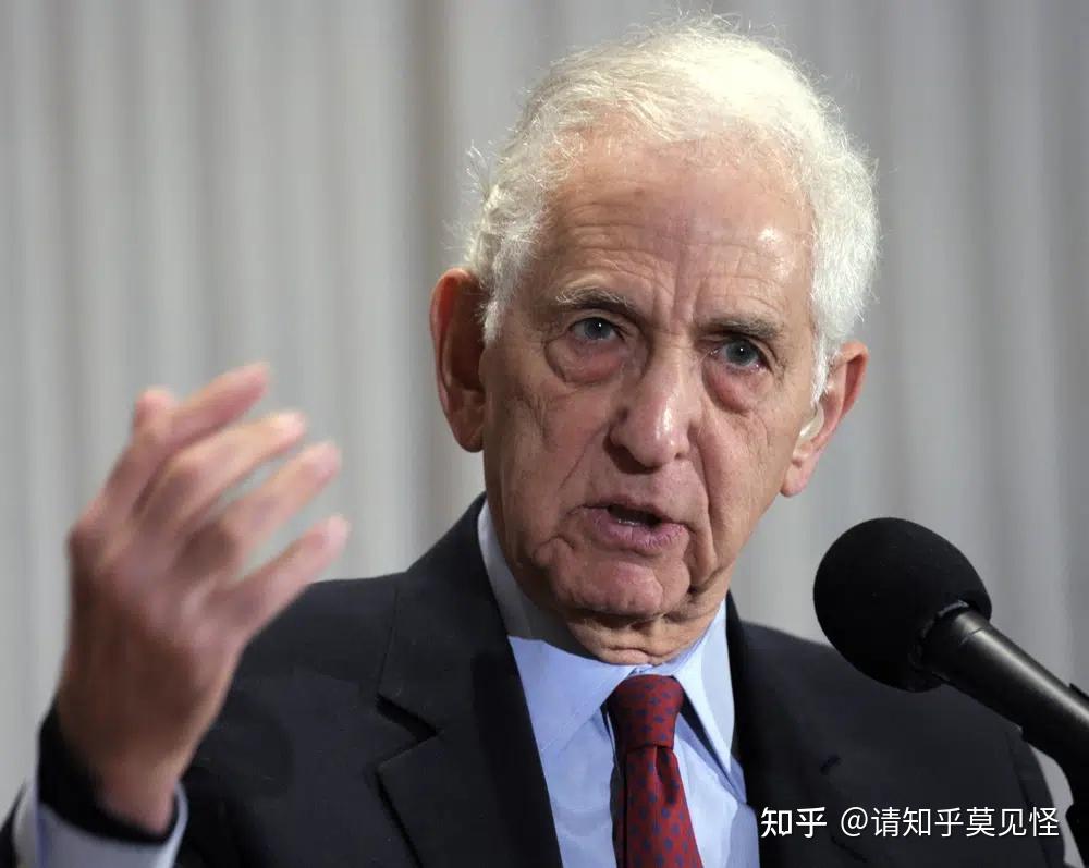 丹尼尔·埃尔斯伯格（Daniel Ellsberg）泄露了五角大楼文件，揭露了越南战争机密，享年92岁 - 知乎