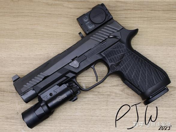 细节曝光：美军最新制式手枪SIG M17超震撼 - 知乎