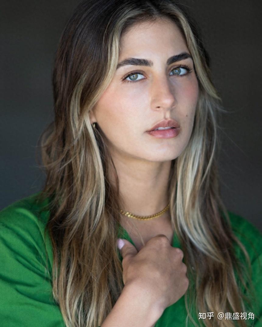 亚历克萨·格蕾丝(Alexa Grace)，业内最著名的双馨女演员之一 - 知乎