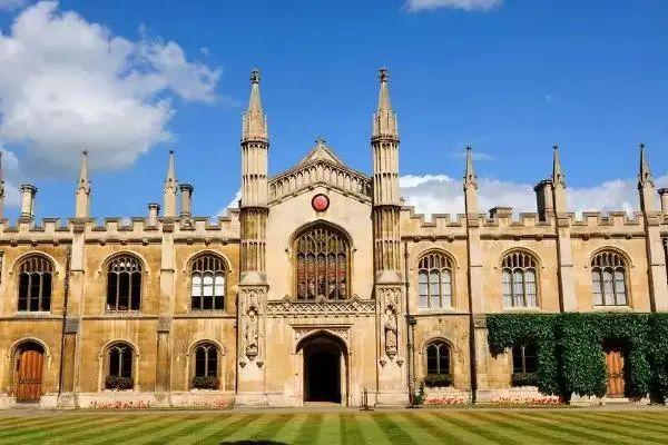 DDL预警！！24fall英国QS100院校大量专业即将截止申请！ - 知乎