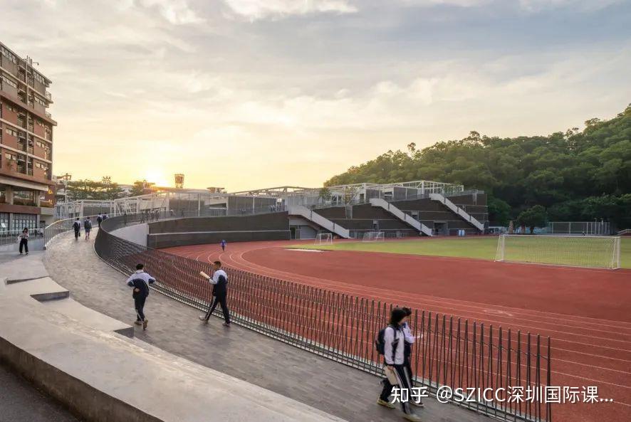 从SZICC到UCL：当“松弛感”成为高效密码，她的「自在成长」图鉴 - 知乎