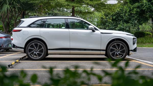 小鹏 G9 全方位解析：30.99 万起，同价位堆料最足 - 知乎