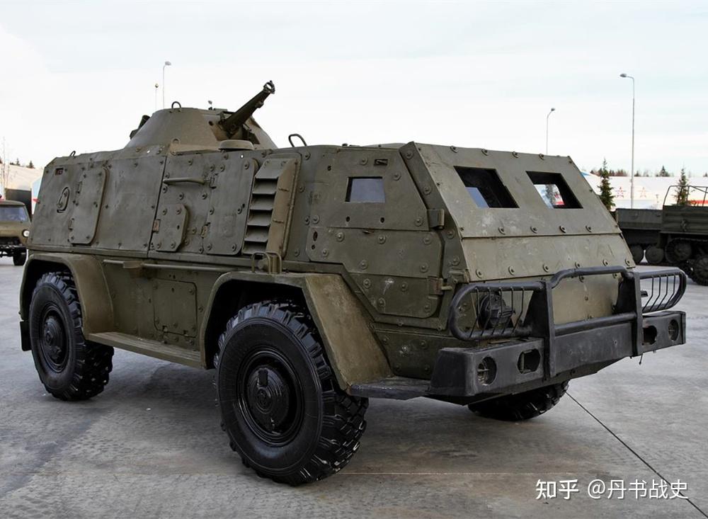 俄罗斯GAZ-3937多用途军车，面包车的精髓都学到了 - 知乎