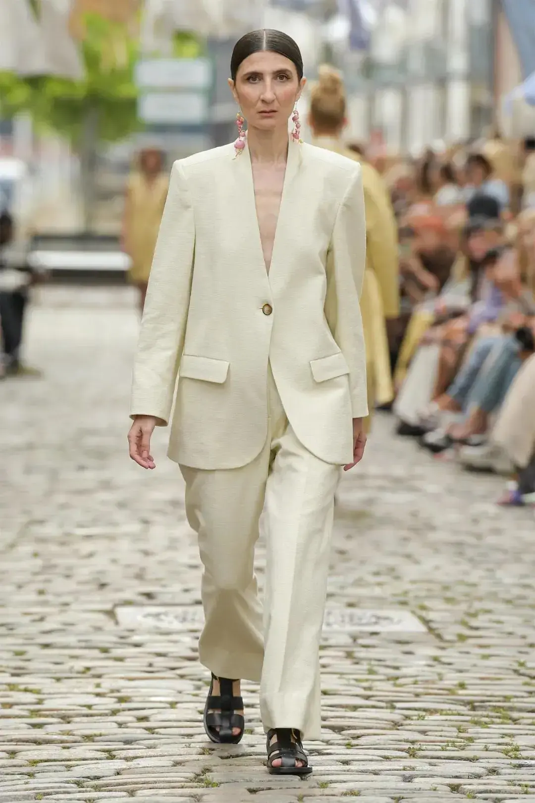 Lovechild 1979 2022 春夏时装秀 - 知乎