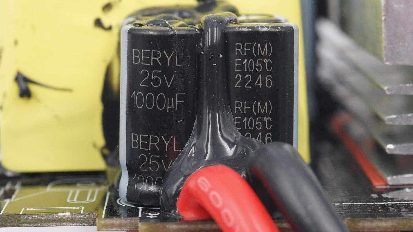 拆解报告：Baseus倍思倍益充超级硅车载逆变器500W - 知乎