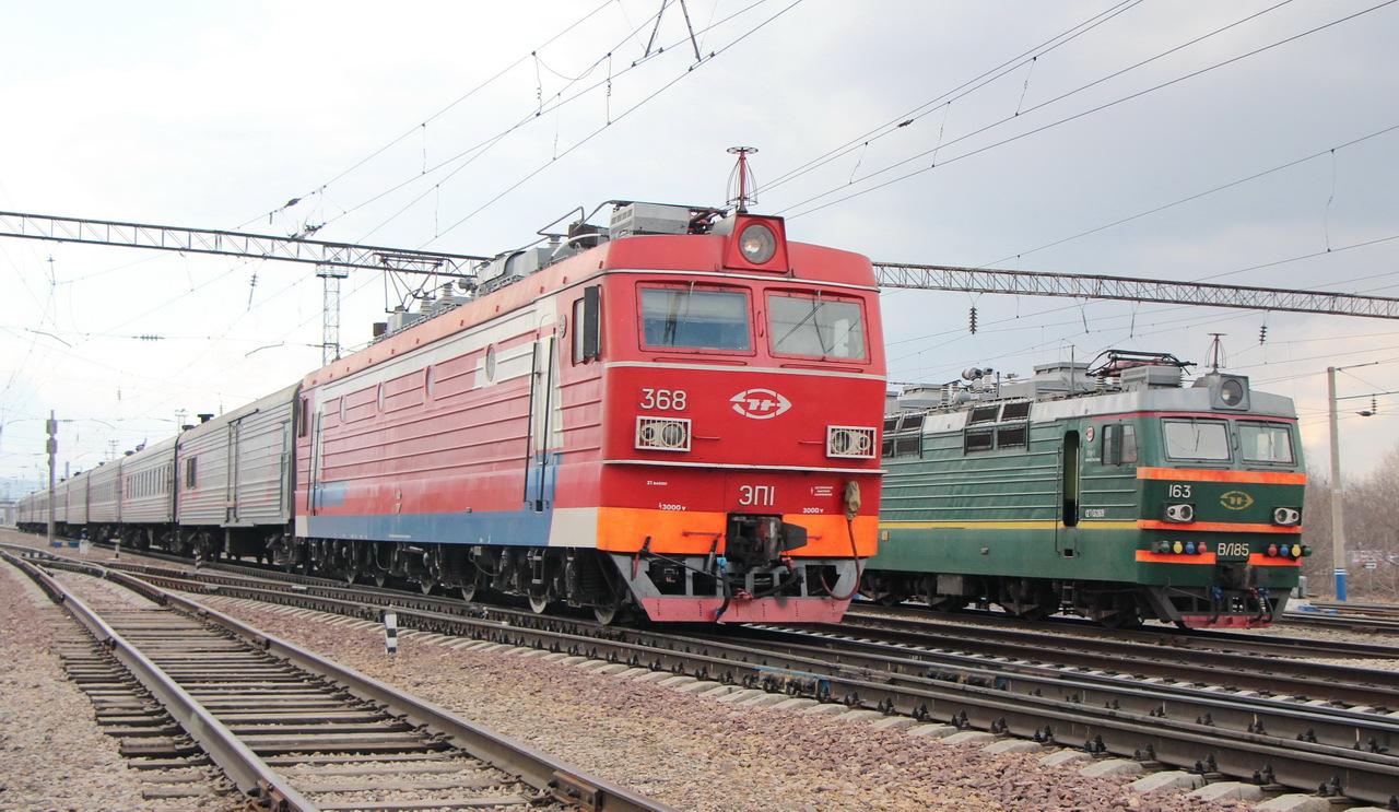 【科普】苏联铁道部功率最大的交—直传动电力机车——“公牛”VL85型电力机车 - 知乎