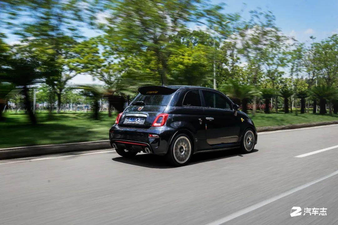 试驾国内绝对稀有的ABARTH 595，它马力不大却超刺激？ - 知乎