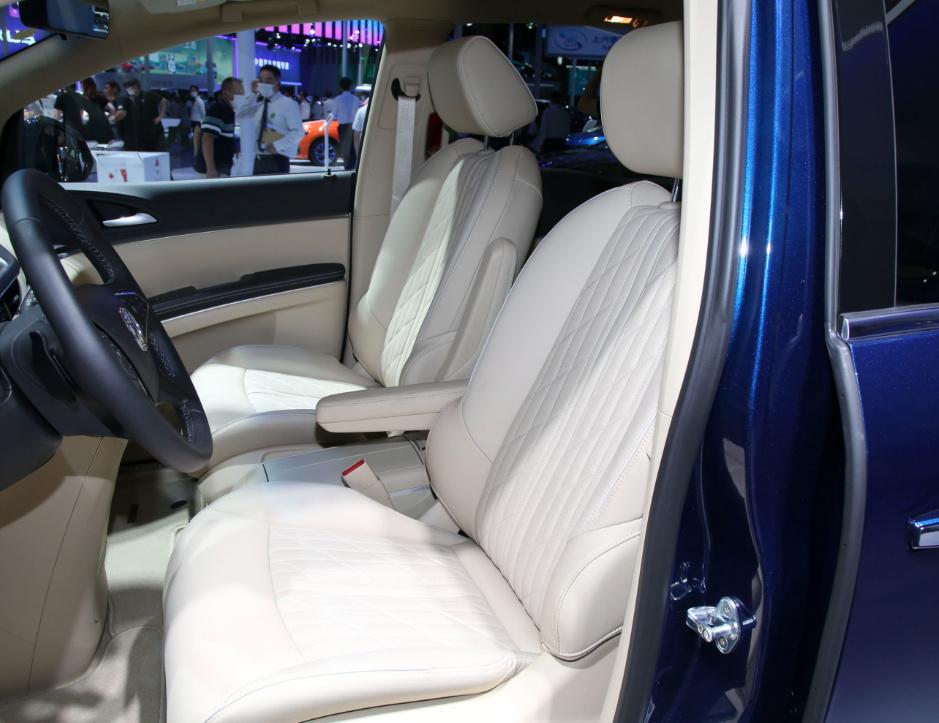 售25.98万元，别克GL8陆上公务舱652T豪华型值吗？ - 知乎