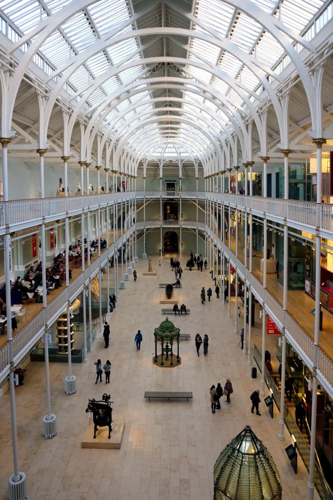 夏末狂欢限定！在最迷人的老城，邂逅全世界最盛大的艺术节~ - 知乎