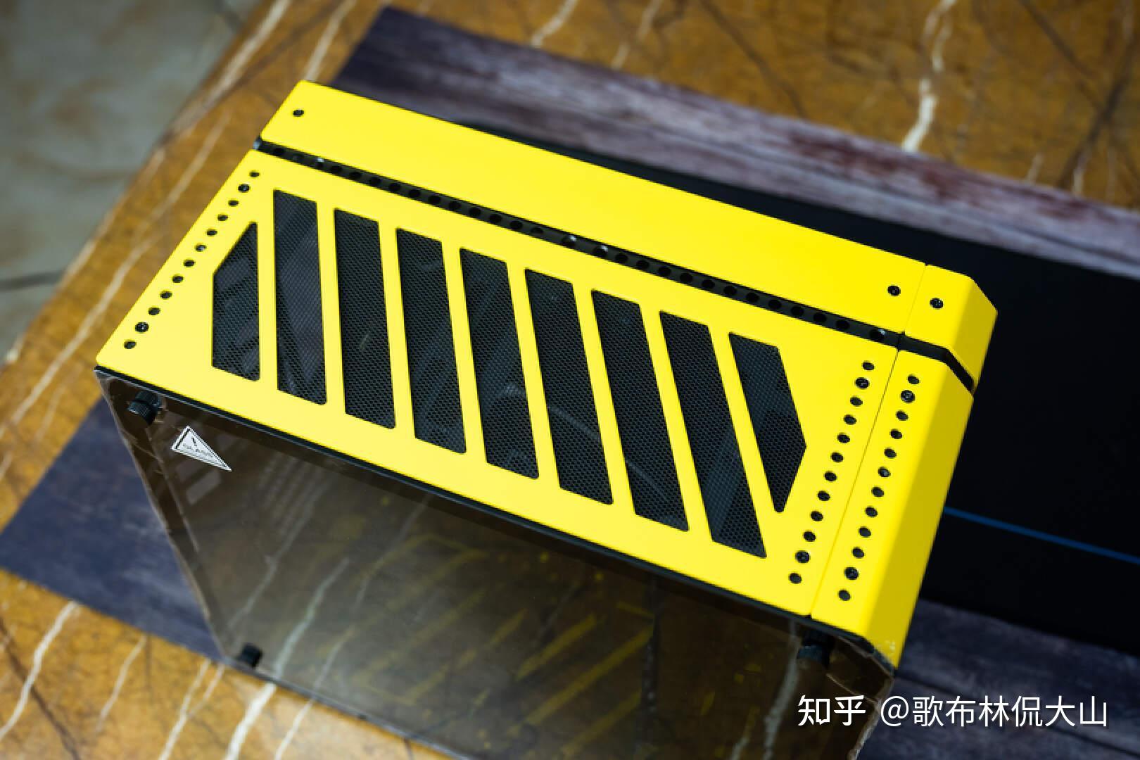 4070ti塞小机箱，颜值温控噪音我全都要：机械大师C28装机实测 - 知乎