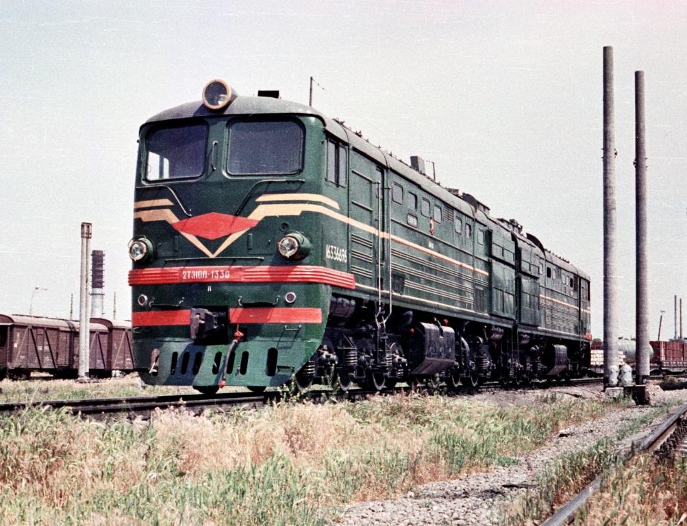 【科普】【扩展】“多截棍破鼻子”——2TE10L型、TEP10L型及2TE10V型内燃机车 - 知乎