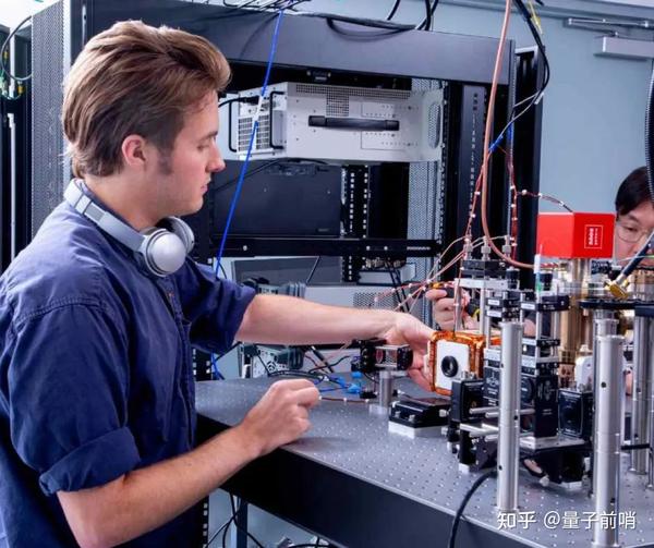 亚马逊首次亮相中性原子量子计算机Aquila - 知乎