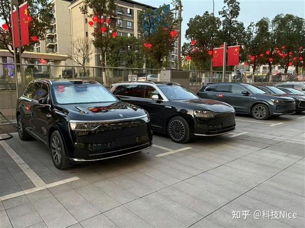 40万价位最强家用SUV之一！问界M8实车曝光：新配色首次亮相 - 知乎