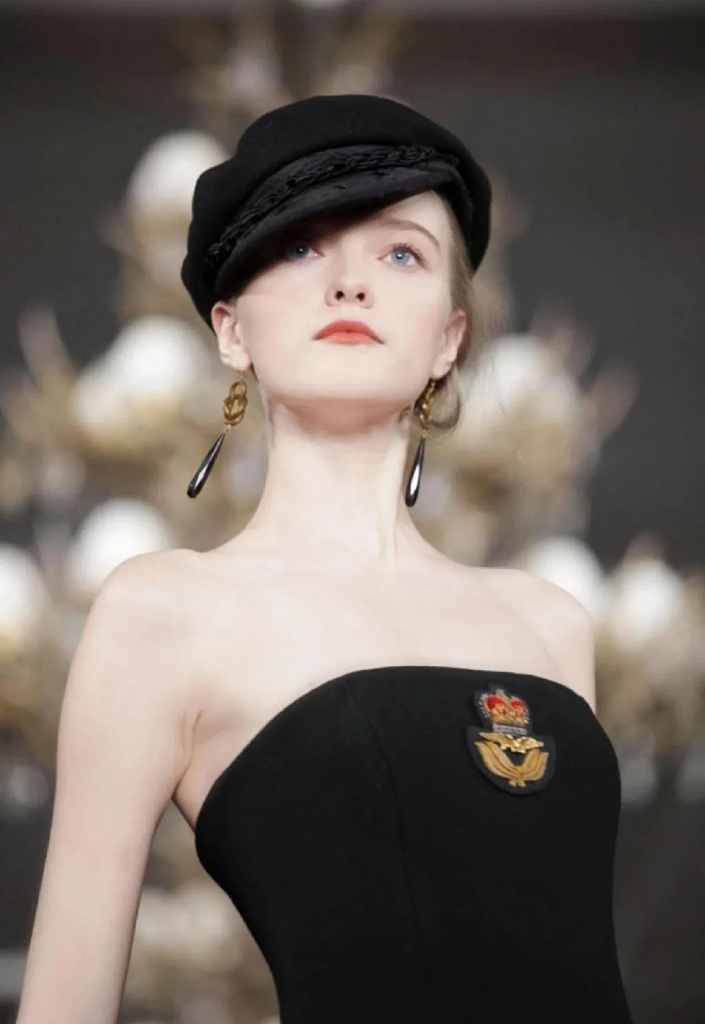 “俄版刘亦菲”七年两嫁豪门，凭超大眼袋拿下LV、Prada：战斗民族专出仙女？ - 知乎