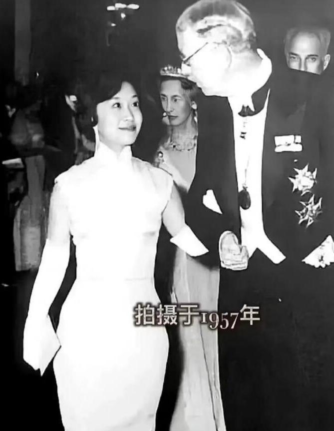 1957年，杨振宁和杜致礼参加瑞典斯德哥尔摩诺贝尔奖颁奖仪式！ - 知乎