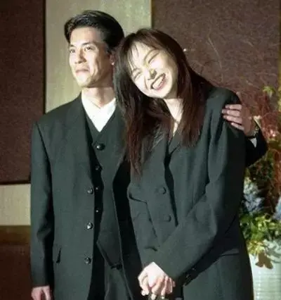 日本娱乐圈高颜值夫妇盘点：明星夫妻哪一对最养眼？ - 知乎