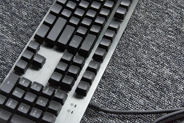 罗技G512 C轴评测，这个段落感打MOBA游戏简直太爽了 - 知乎