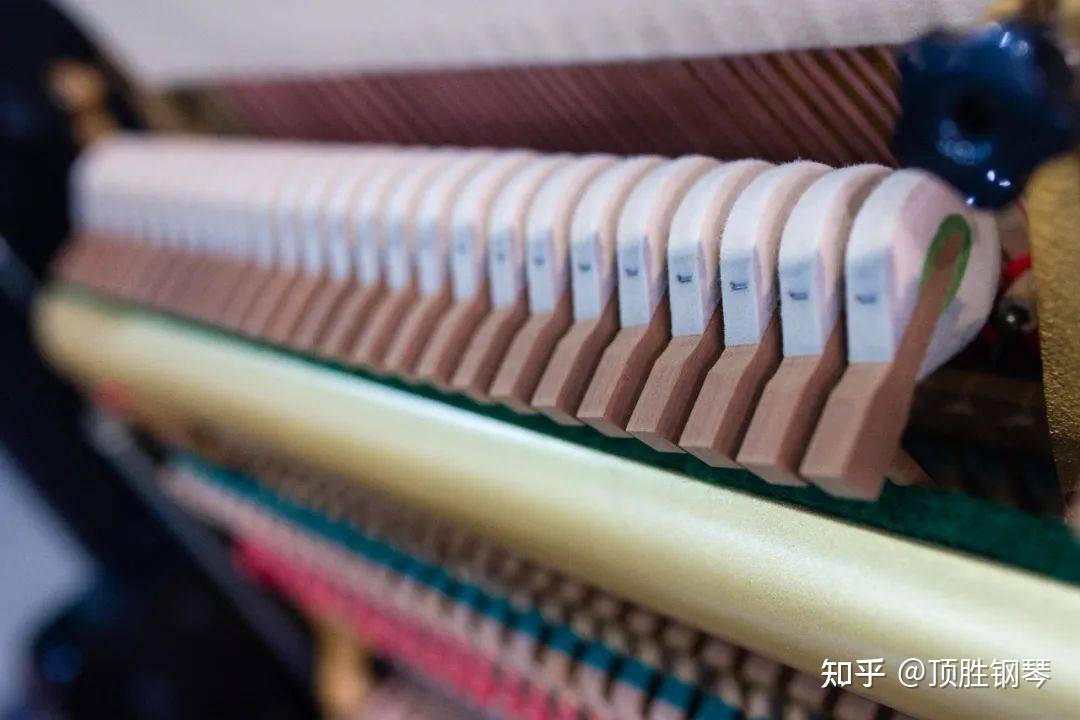 钢琴推荐：带给你如水般的清新——YAMAHA YUX - 知乎