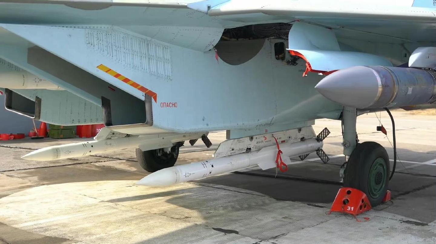 苏35战机的HUD与R-77-1导弹 - 知乎