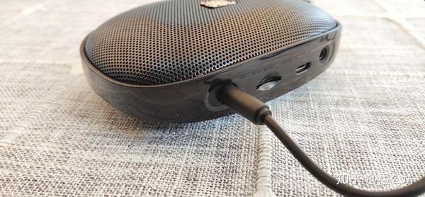 父母需要这样一款便携音箱：JBL SD-12便携式插卡音箱实测 - 知乎