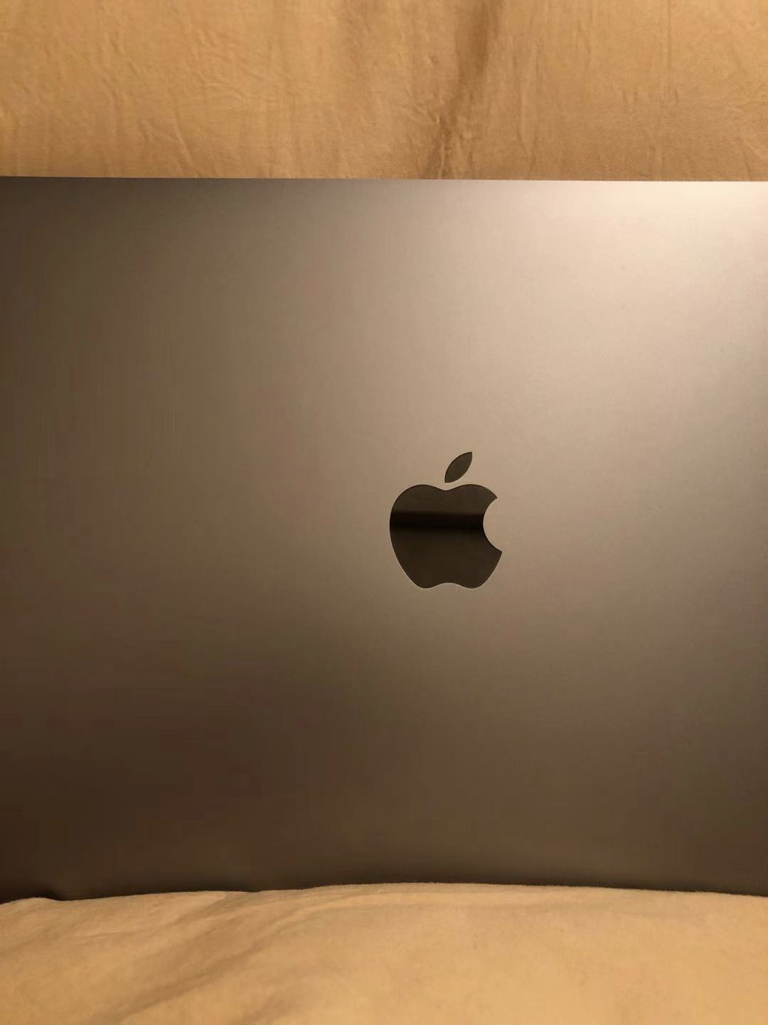 MacBook Pro和iPad买银色还是深空灰？