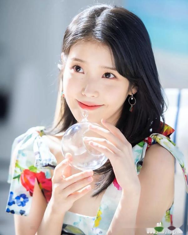 IU近期INS更新照片 - 知乎