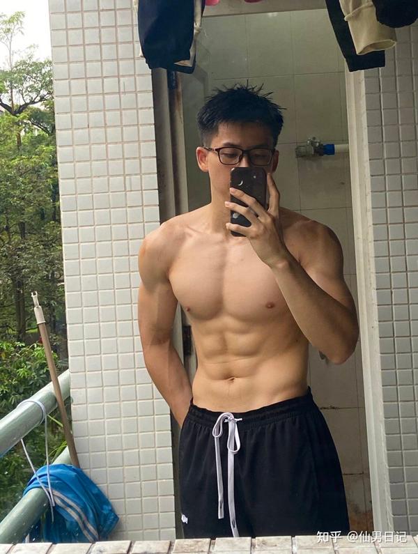 184cm广东男大学生，这身材又硬又壮啊！ - 知乎
