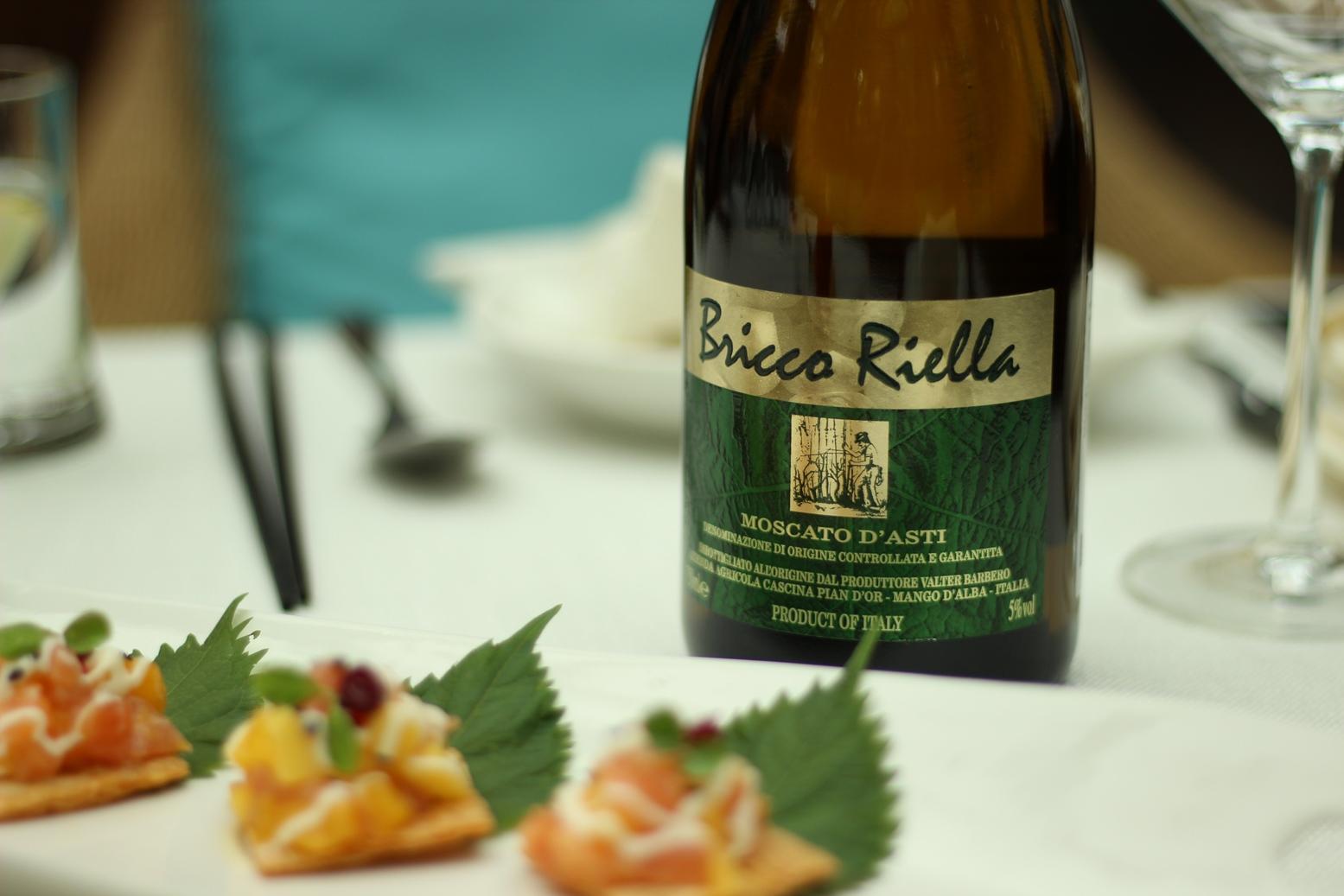 Bricco Riella Moscato d'Asti，“钟无艳”阿斯蒂DOCG级（甜白，微起泡） - 知乎