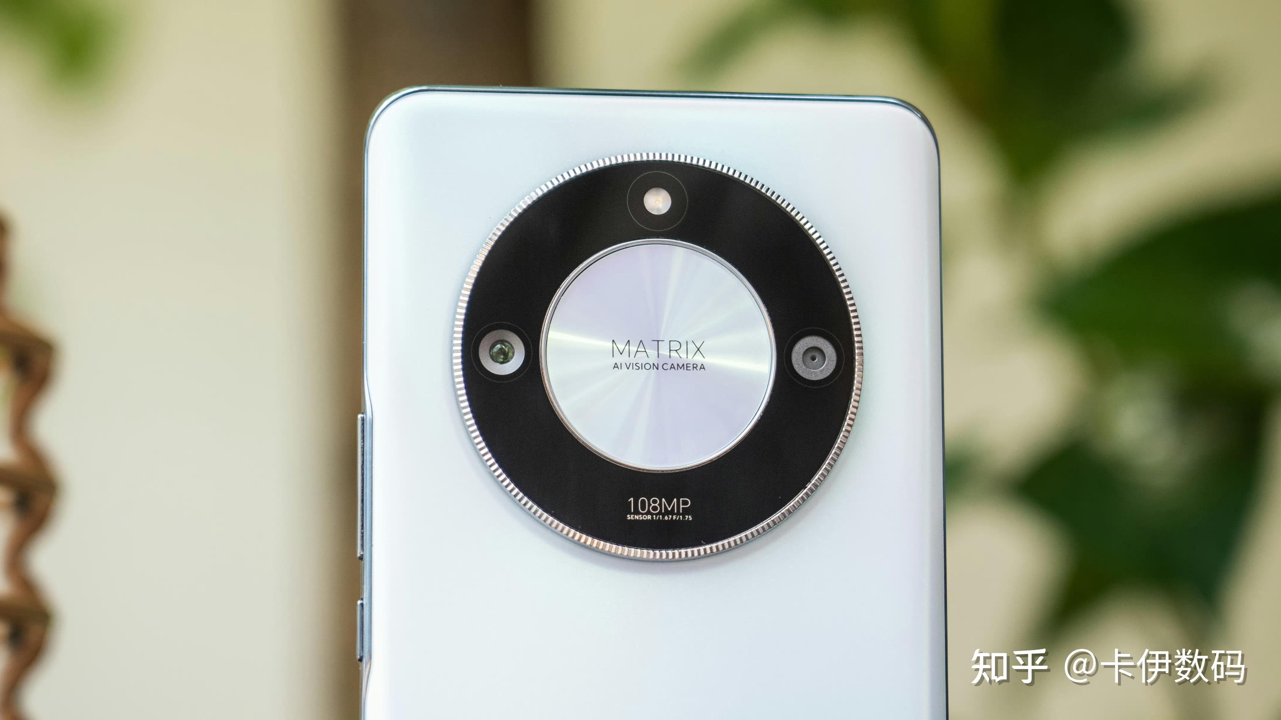 Mate40高端设计借荣耀X50再次复活，却被去年的红米千元机吊打？两款兼顾轻薄和续航的千元神机，一款直屏一款曲屏，你更喜欢哪个？ - 知乎