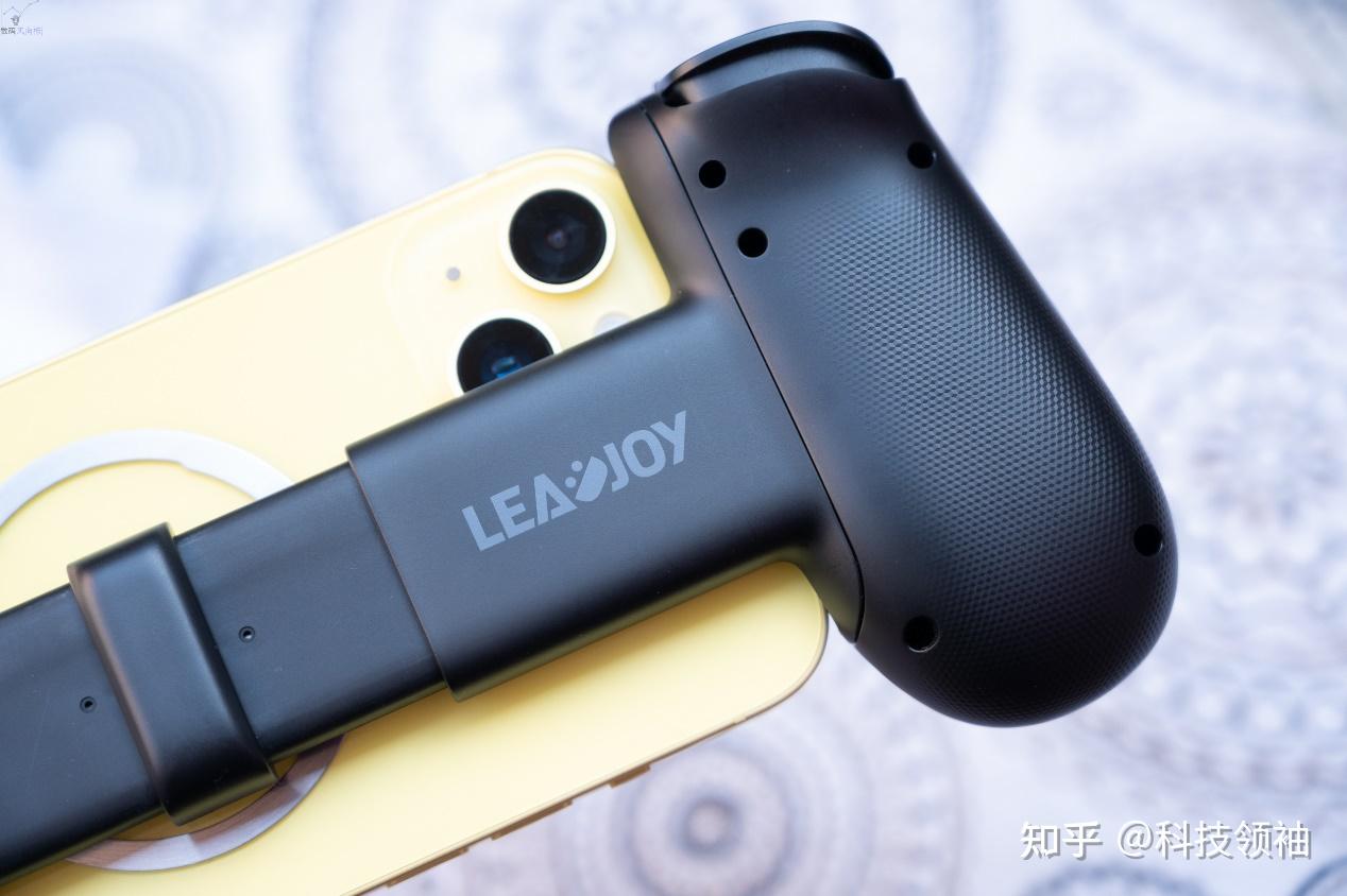 更适合iPhone的手柄，按键手感真不赖，LEADJOY M1B上手 - 知乎