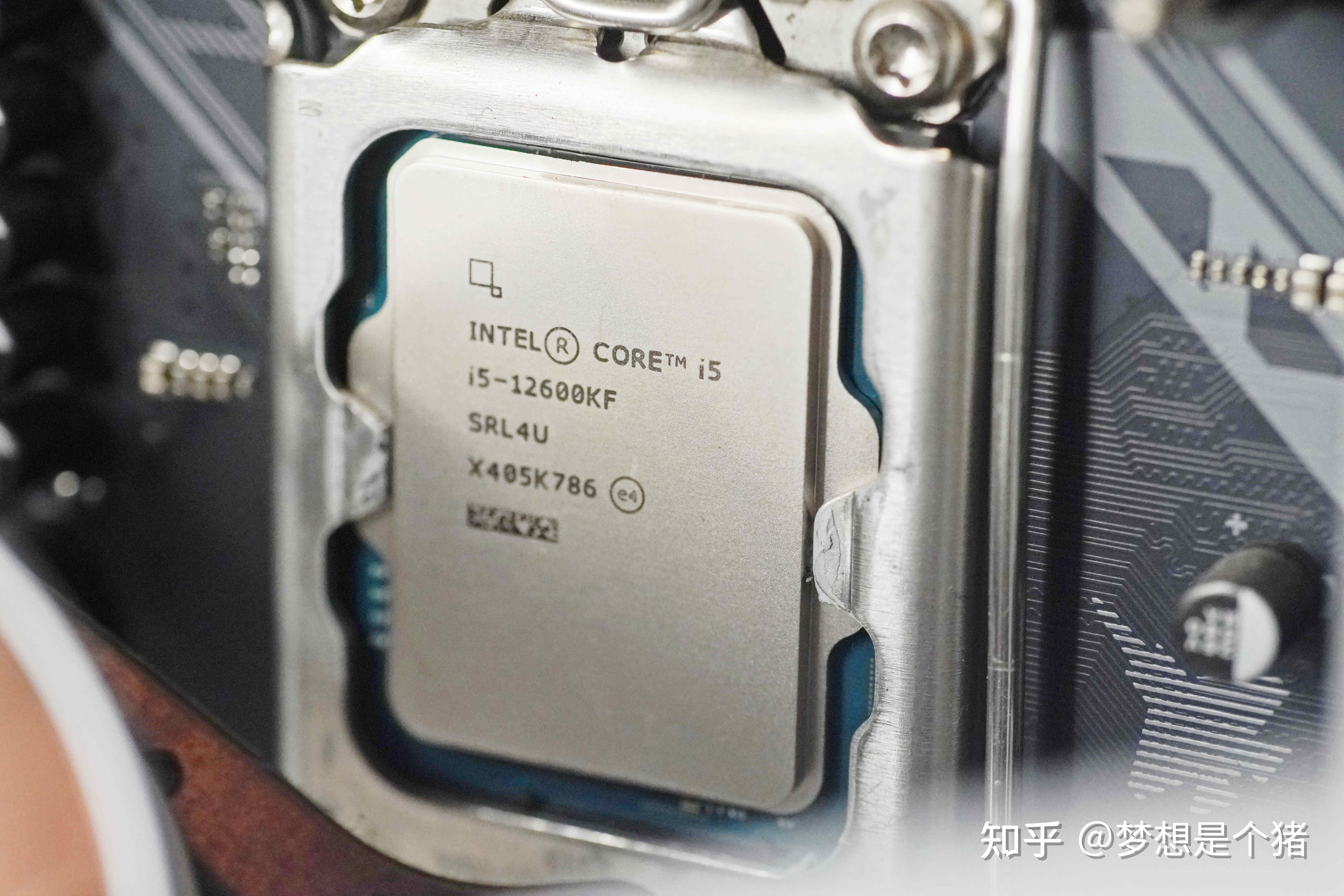 追求更高性价比装机，英特尔12代酷睿处理器12600KF是真香之选