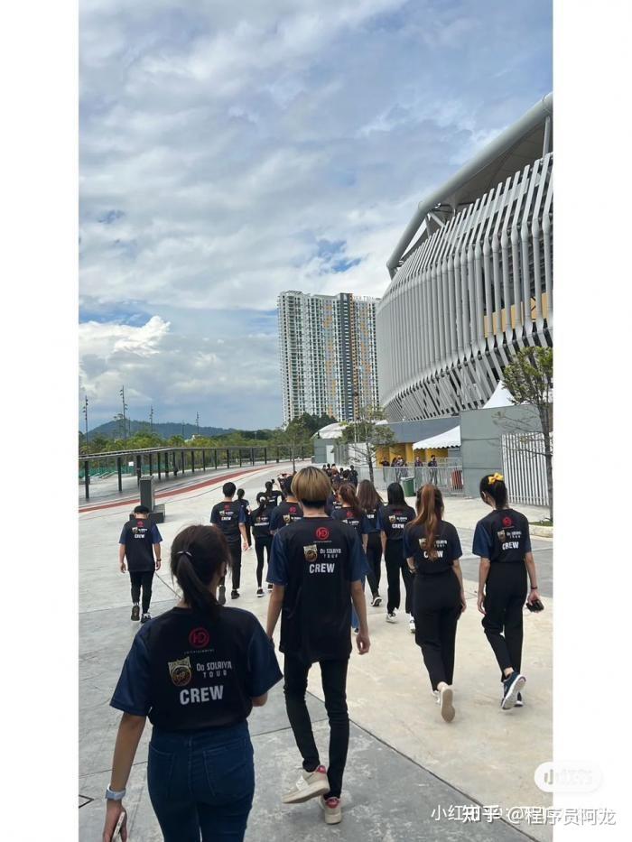 抢不到票就当工作人员！小红书网友分享演唱会 Concert Crew 体验 - 知乎