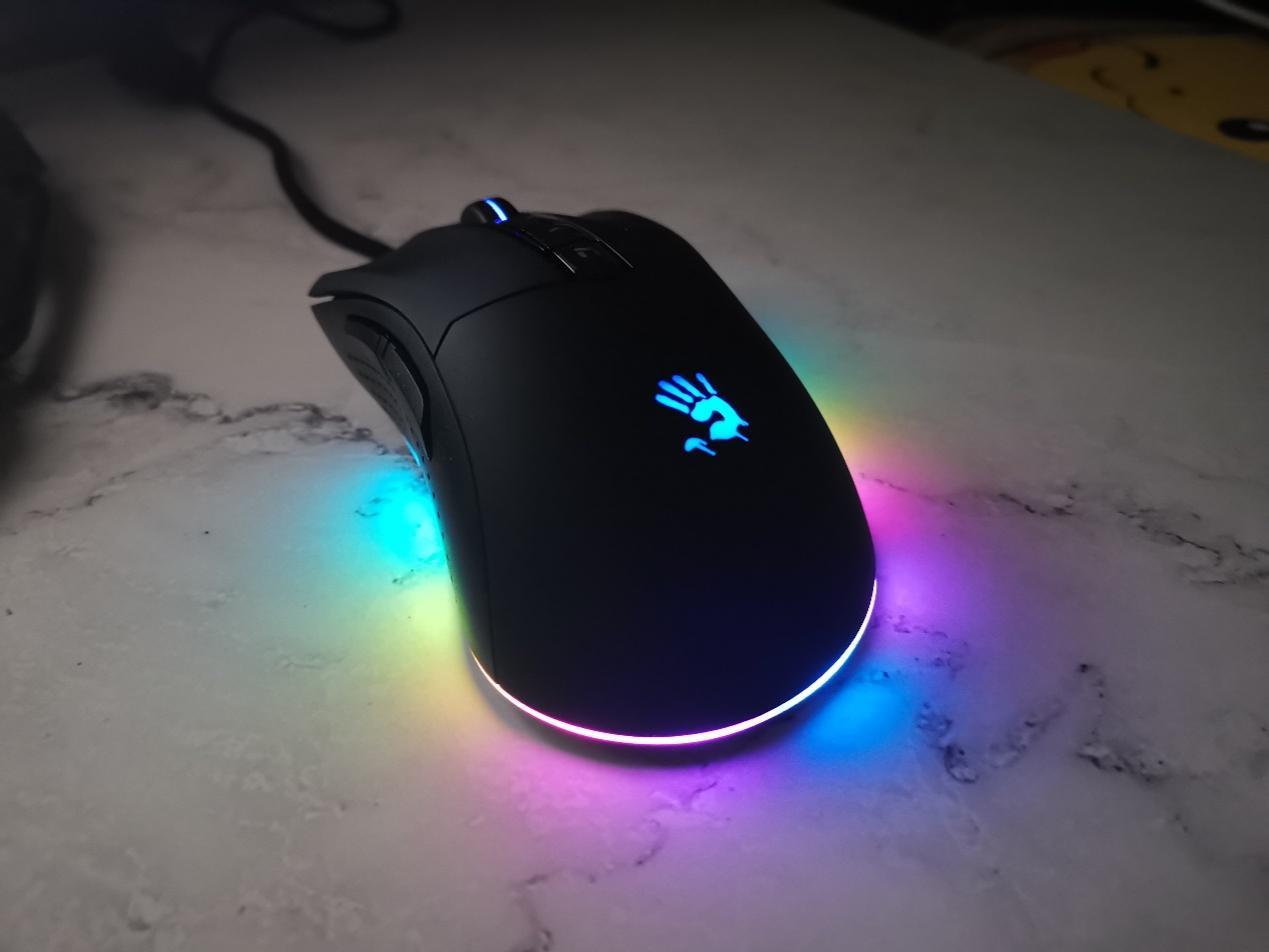 性价比优选，电竞免驱调教——血手幽灵ES9 Pro鼠标使用感受