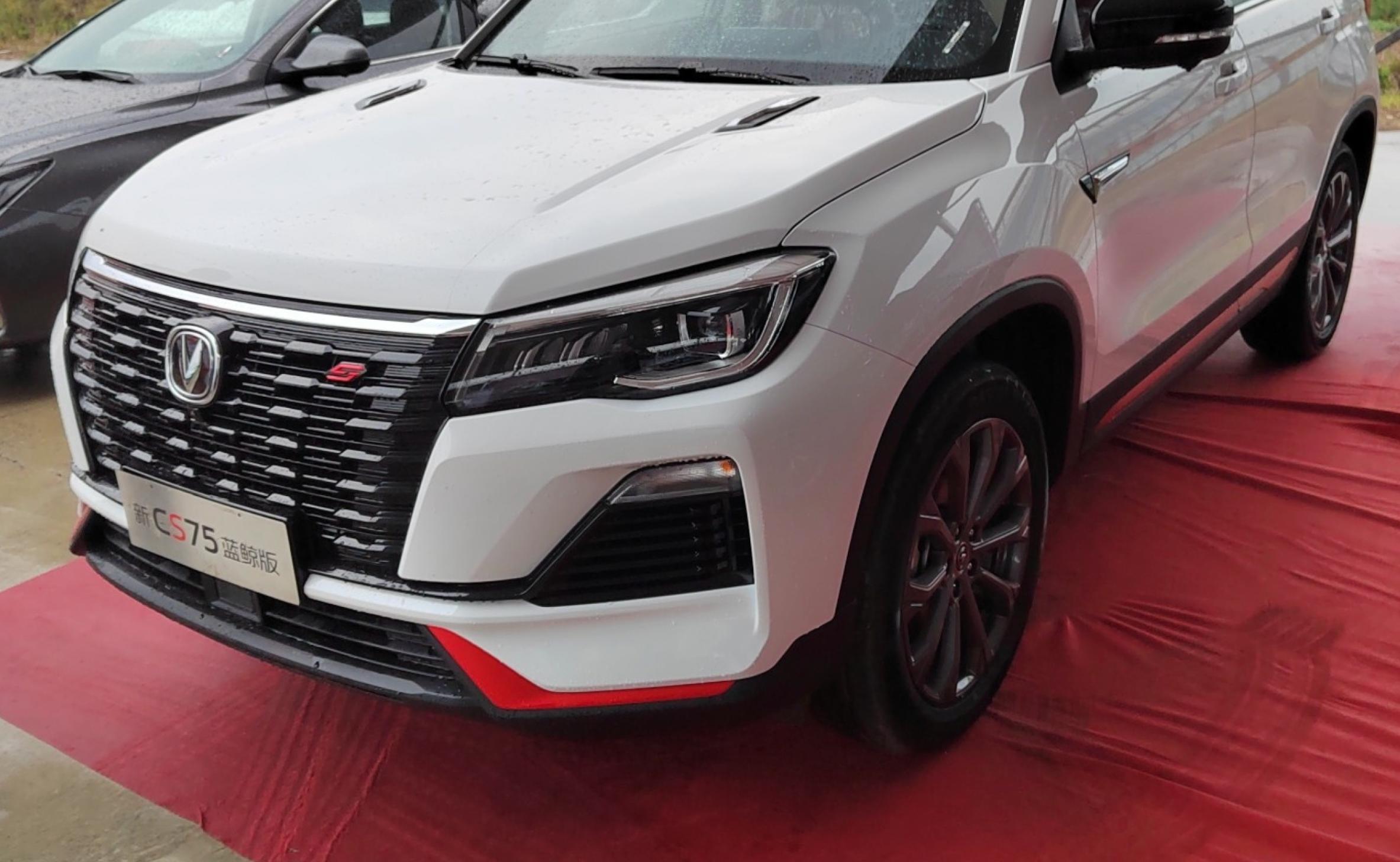 到店实拍长安CS75 蓝鲸版：搭1.5T+180马力！ - 知乎