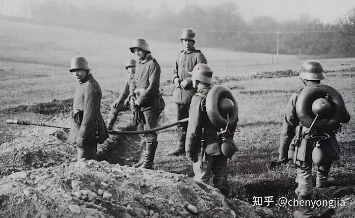 席卷堑壕的烈焰：一战德军各型火焰喷射器性能数据收录 - 知乎
