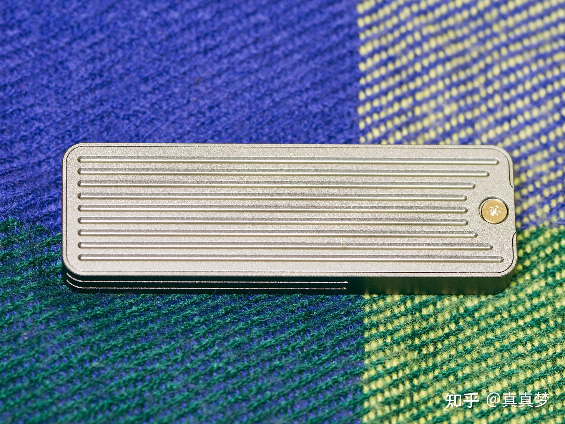 ITGZ带液晶屏双协议M2固态硬盘盒评测，RTL9210B芯片 - 知乎