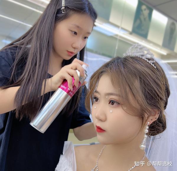 学化妆,10年化妆培训老师忠告,0基础学化妆报名前建议先看 知乎