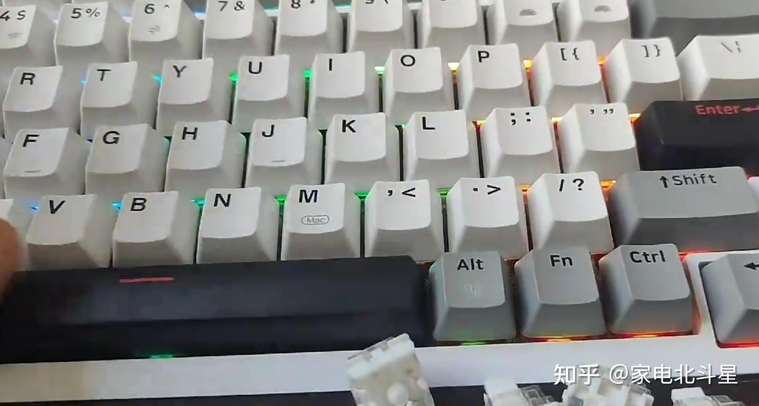 SKN青龙3.0机械键盘测评：卷王之王，卷到最后还剩下什么？