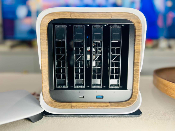 2023中高端NAS如何选？极空间Z4S旗舰版和群晖923+对比测评分享！ - 知乎