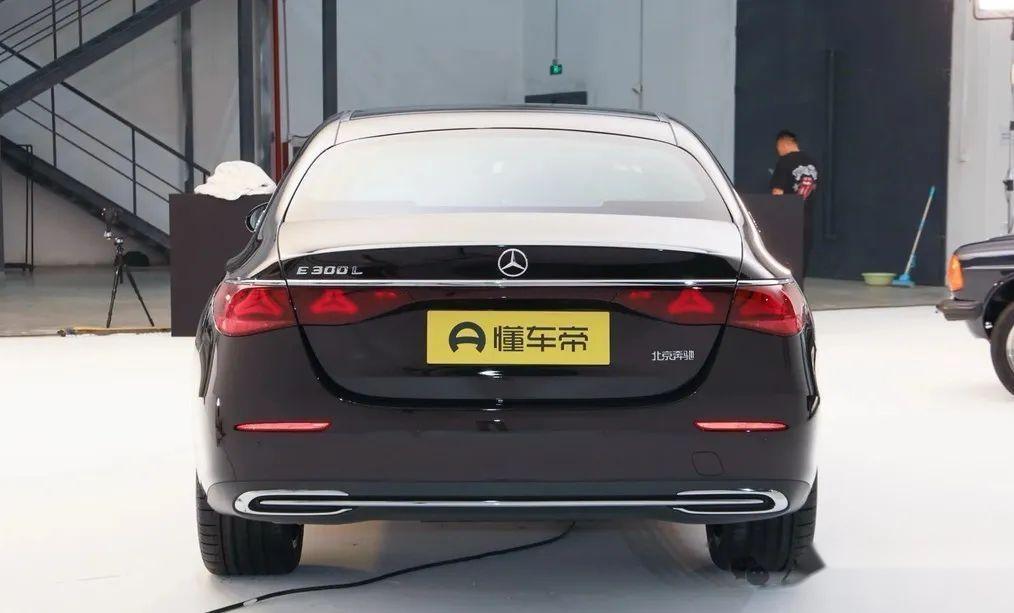 38.98万！奔驰E300系列降价太香 2.0T+48V轻混 面子拉足 - 知乎